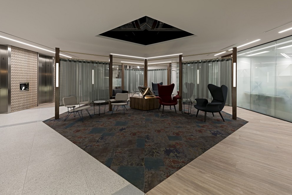 Lounge space / LEO (London Executive Offices) - InteriorDesigners.net