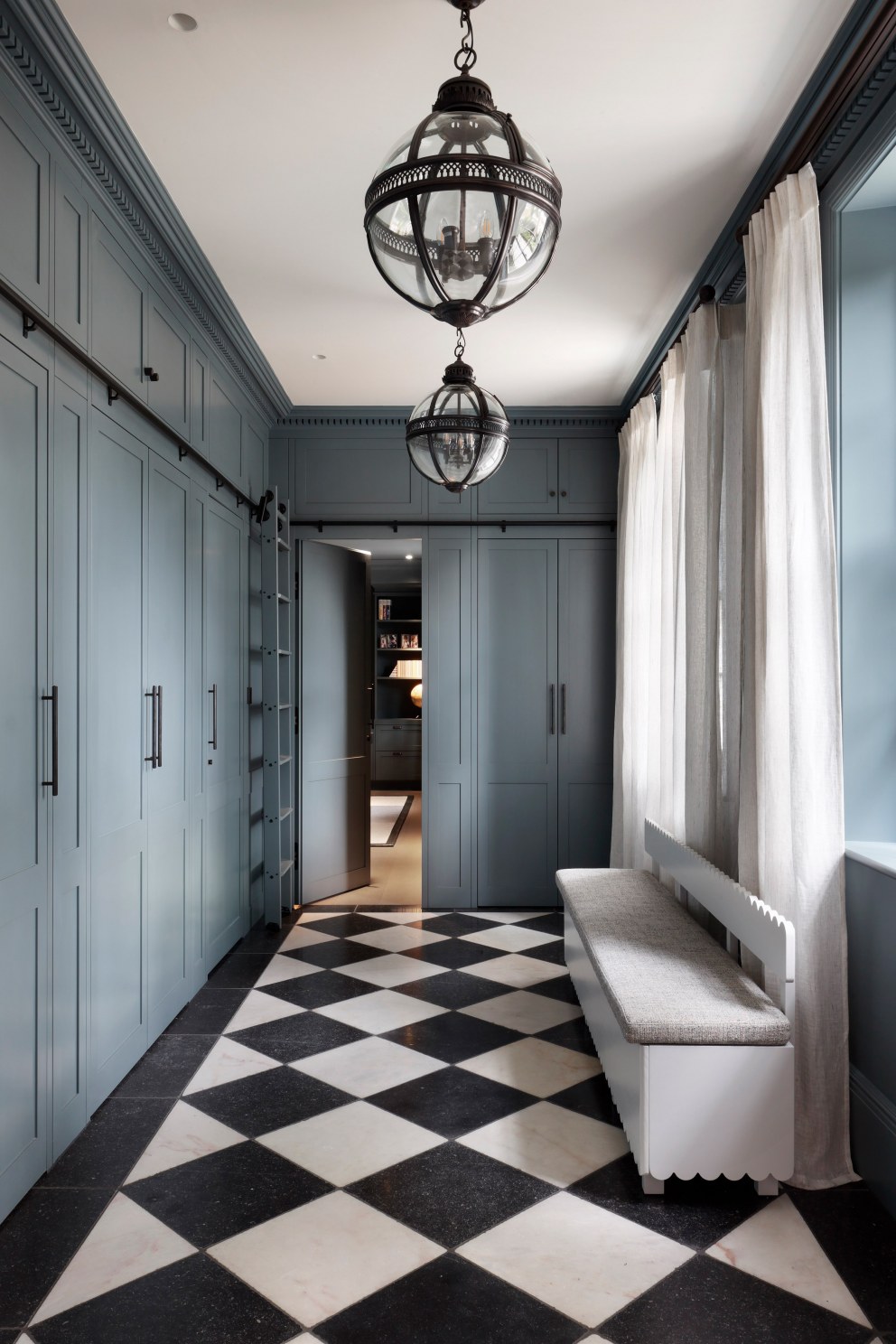 Boot room / North London II - InteriorDesigners.net