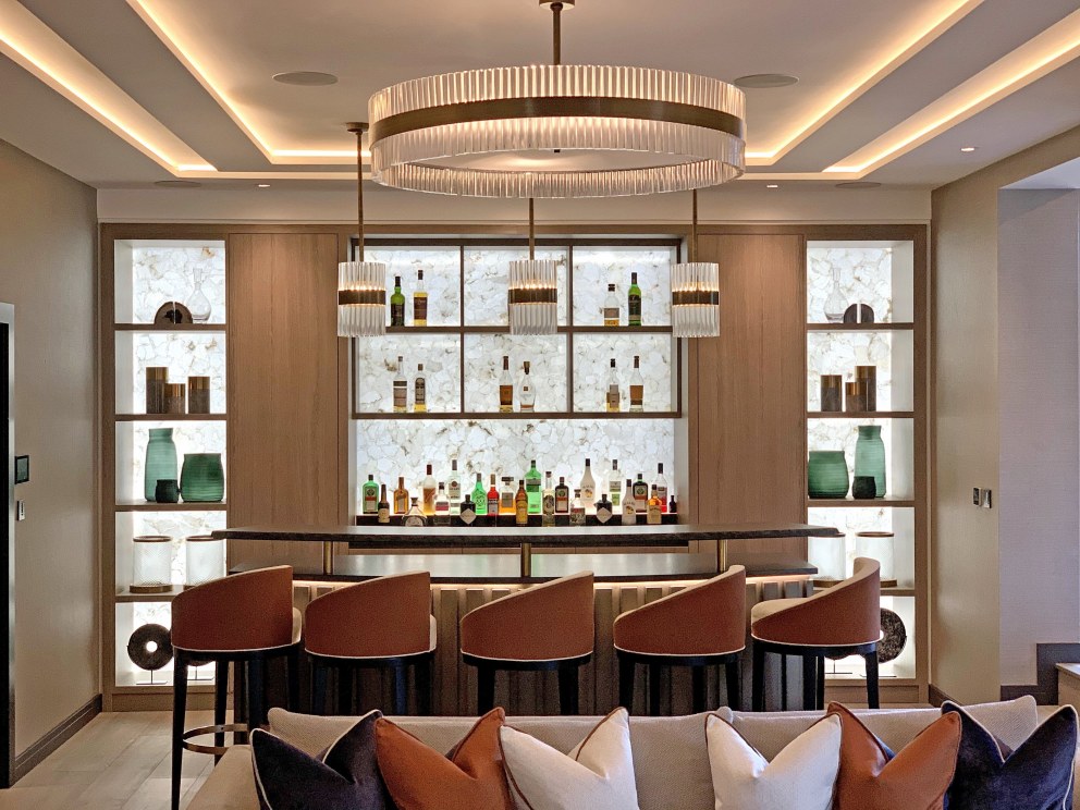 Quartz backlit home bar / Contemporary New Build - InteriorDesigners.net