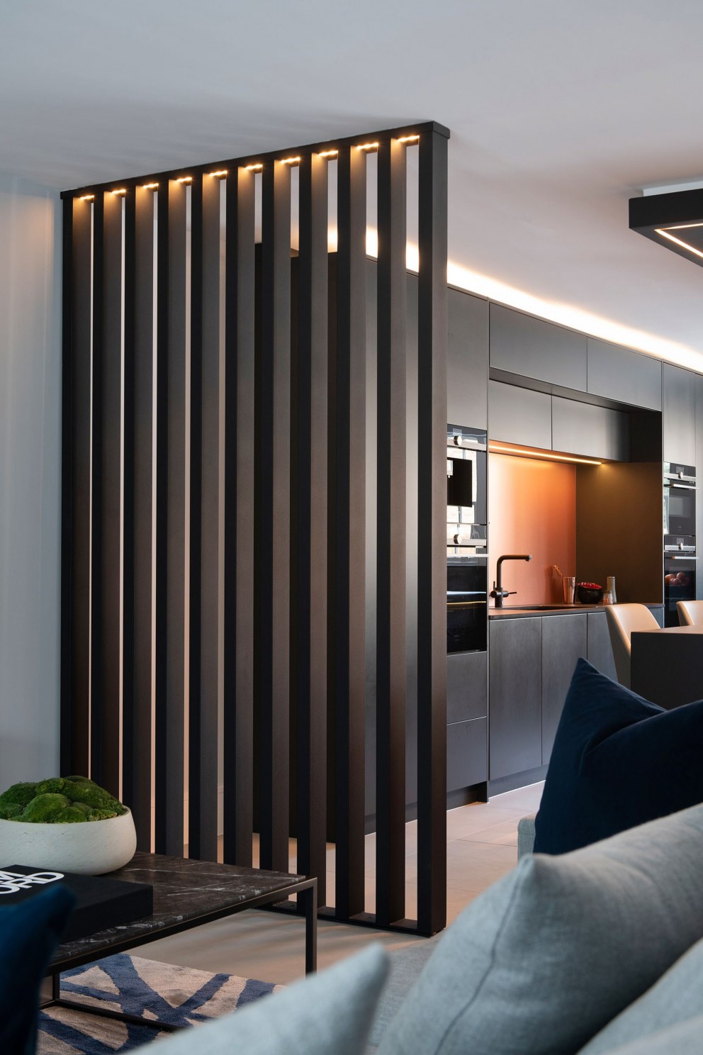 Open plan / New build Milton Keynes Mansion - InteriorDesigners.net