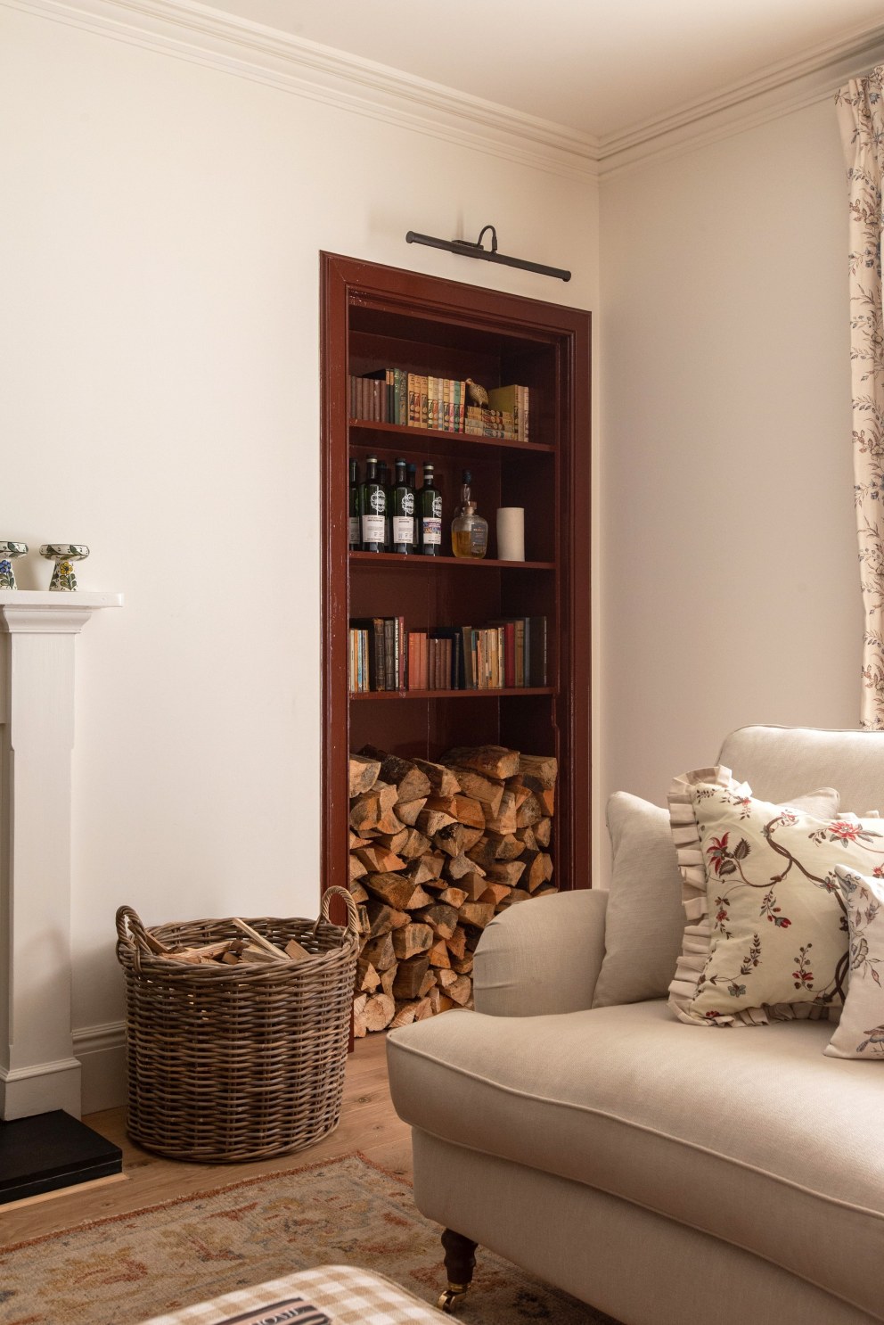 Edinburgh Press with Log Storage / The Old Manse - InteriorDesigners.net